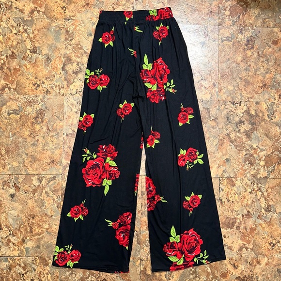 Indero | Pants & Jumpsuits | Indero Soft Black Red Rose Floral Elastic ...